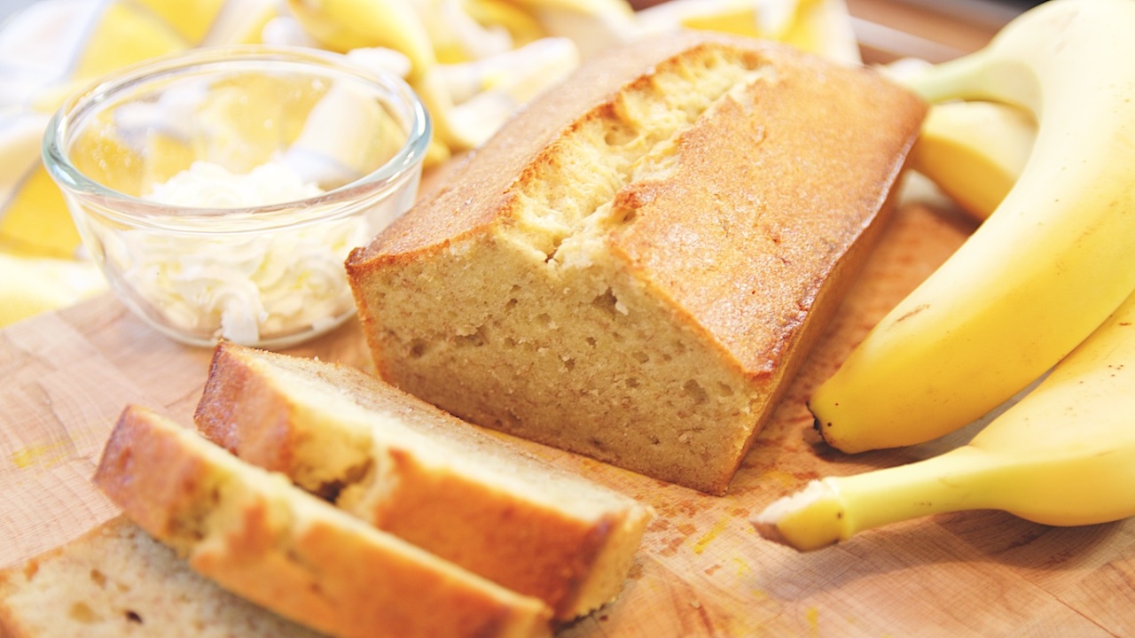 Банановый бисквит - 2 потрясающих рецепта – HomeBaked